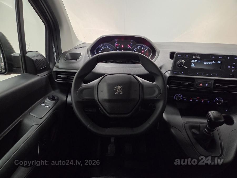 Pelēks Peugeot Rifter 2021 Tallina, ar dzinēja tilpumu 1.50 L un nobraukumu 100 tūkst. km par 13900 €, foto 13 vietnē AUTOMOTO.COM.LV