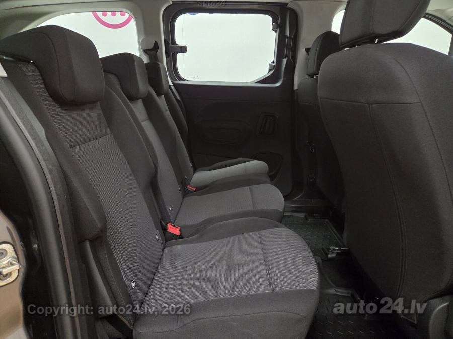 Pelēks Peugeot Rifter 2021 Tallina, ar dzinēja tilpumu 1.50 L un nobraukumu 100 tūkst. km par 13900 €, foto 19 vietnē AUTOMOTO.COM.LV