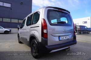 Grey Peugeot Rifter 2021 in Tallinn, with an engine capacity of 1.50 L and mileage of 150 thousand km for 12900 €, photo 3 on AUTOMOTO.COM.LV