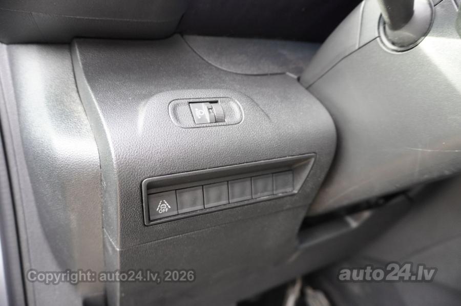 Grey Peugeot Rifter 2021 in Tallinn, with an engine capacity of 1.50 L and mileage of 150 thousand km for 12900 €, photo 13 on AUTOMOTO.COM.LV