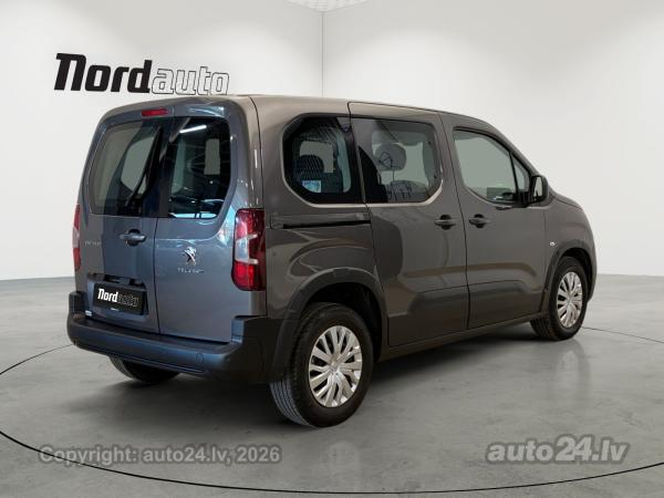 Peugeot Rifter 2022 in Tallinn on AUTOMOTO.COM.LV Grey Peugeot Rifter 2022 in Tallinn, with an engine capacity of 1.50 L and mileage of 102 thousand km for 13900 €, photo 3 on AUTOMOTO.COM.LV