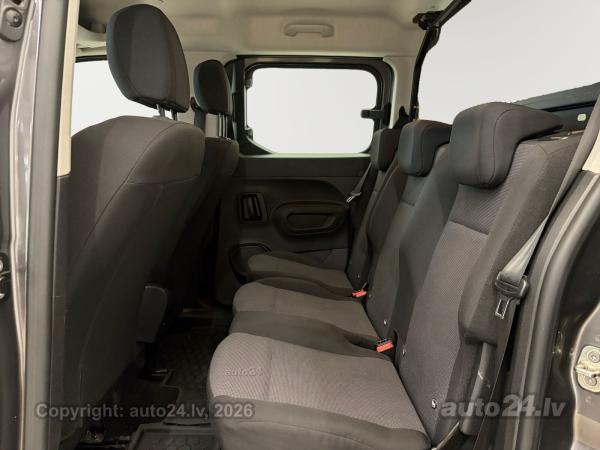 Peugeot Rifter 2022 in Tallinn on AUTOMOTO.COM.LV Grey Peugeot Rifter 2022 in Tallinn, with an engine capacity of 1.50 L and mileage of 102 thousand km for 13900 €, photo 7 on AUTOMOTO.COM.LV