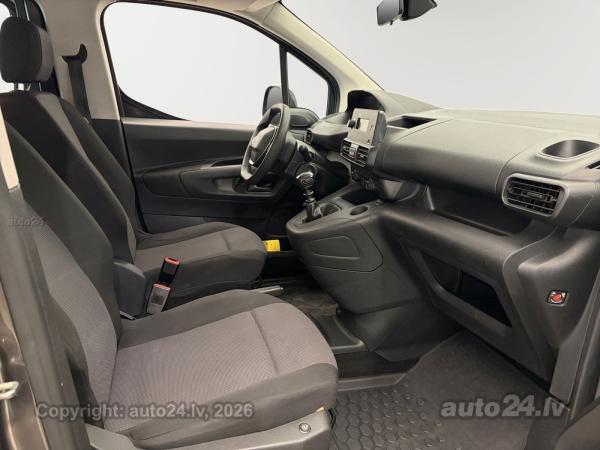Peugeot Rifter 2022 in Tallinn on AUTOMOTO.COM.LV Grey Peugeot Rifter 2022 in Tallinn, with an engine capacity of 1.50 L and mileage of 102 thousand km for 13900 €, photo 9 on AUTOMOTO.COM.LV