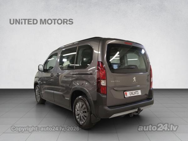 Pelēks Peugeot Rifter 2023 Tallina, ar dzinēja tilpumu 1.50 L un nobraukumu 61 tūkst. km par 19990 €, foto 10 vietnē AUTOMOTO.COM.LV