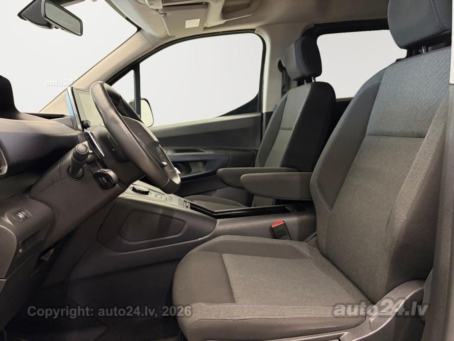Grey Peugeot Rifter 2023 in Tallinn, with an engine capacity of 1.50 L and mileage of 30 thousand km for 22900 €, photo 6 on AUTOMOTO.COM.LV