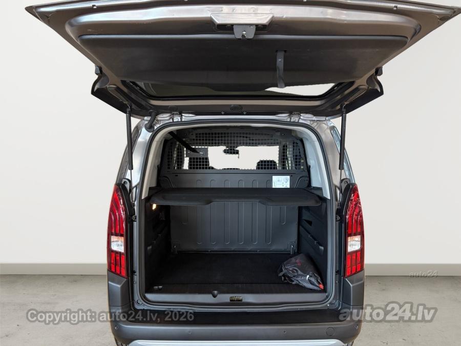 Grey Peugeot Rifter 2023 in Tallinn, with an engine capacity of 1.50 L and mileage of 30 thousand km for 22900 €, photo 13 on AUTOMOTO.COM.LV