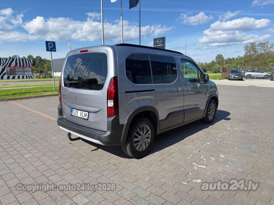 Pelēks Peugeot Rifter 2023 Jehvi, ar dzinēja tilpumu 1.50 L un nobraukumu 37 tūkst. km par 19290 €, foto 5 vietnē AUTOMOTO.COM.LV
