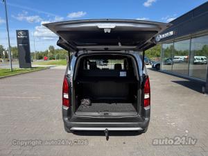 Pelēks Peugeot Rifter 2023 Jehvi, ar dzinēja tilpumu 1.50 L un nobraukumu 37 tūkst. km par 19290 €, foto 7 vietnē AUTOMOTO.COM.LV