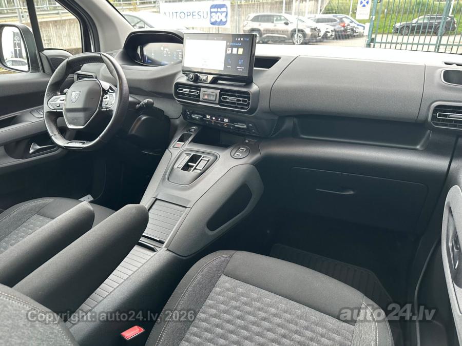 Pelēks Peugeot Rifter 2024 Tallina, ar dzinēja tilpumu 1.50 L un nobraukumu 72 tūkst. km par 23990 €, foto 16 vietnē AUTOMOTO.COM.LV