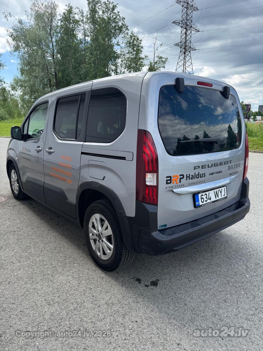 Pelēks Peugeot Rifter 2025 Tallina, ar dzinēja tilpumu 1.50 L un nobraukumu 35 tūkst. km par 32000 €, foto 4 vietnē AUTOMOTO.COM.LV