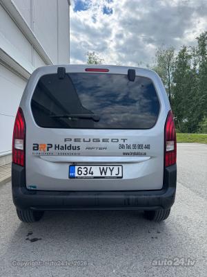 Pelēks Peugeot Rifter 2025 Tallina, ar dzinēja tilpumu 1.50 L un nobraukumu 35 tūkst. km par 32000 €, foto 5 vietnē AUTOMOTO.COM.LV