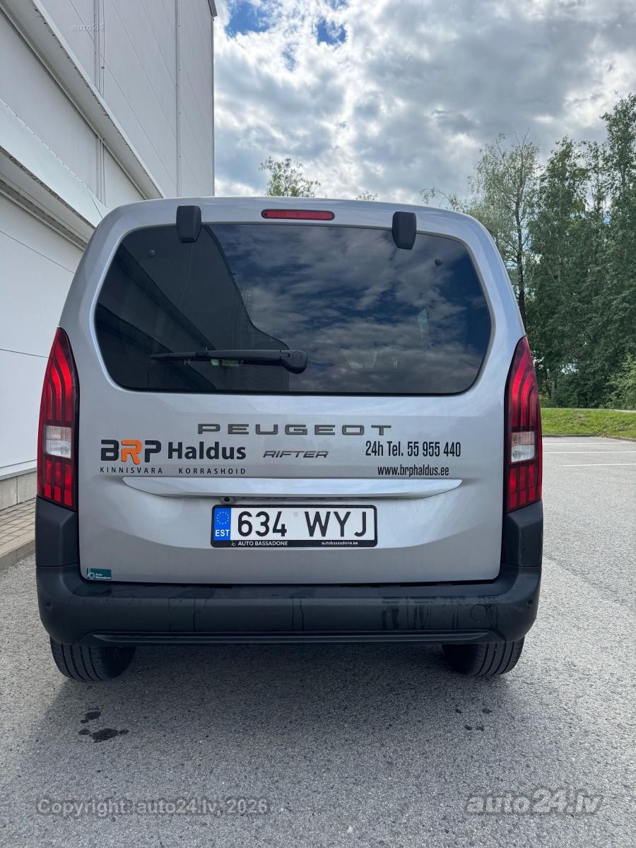 Pelēks Peugeot Rifter 2025 Tallina, ar dzinēja tilpumu 1.50 L un nobraukumu 35 tūkst. km par 32000 €, foto 5 vietnē AUTOMOTO.COM.LV