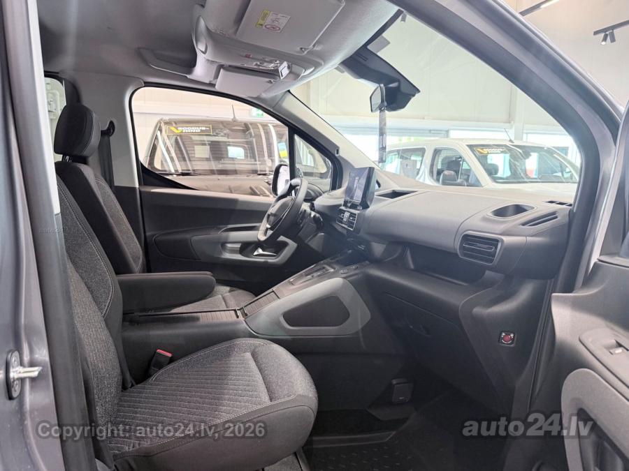 Grey Peugeot Rifter 2026 in Tallinn, with an engine capacity of 1.50 L and mileage of 0 thousand km for 30990 €, photo 11 on AUTOMOTO.COM.LV