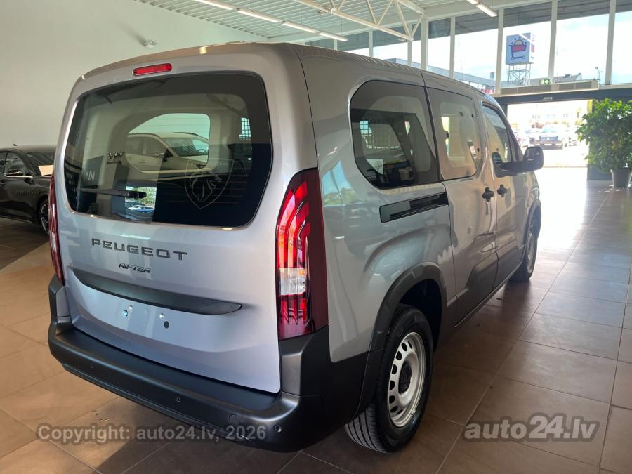 Pelēks Peugeot Rifter 2026 Kuresāre, ar dzinēja tilpumu 1.50 L un nobraukumu 0 tūkst. km par 25500 €, foto 6 vietnē AUTOMOTO.COM.LV