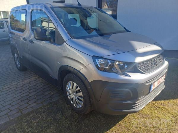 Peugeot Rifter 2021 Rīga, ar dzinēja tilpumu 1.50 L un nobraukumu 104 tūkst. km par 9200 €, foto 3 vietnē AUTOMOTO.COM.LV