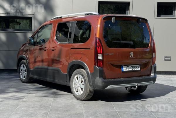 Oranžs Peugeot Rifter 2018 Rīga, ar dzinēja tilpumu 1.50 L un nobraukumu 160 tūkst. km par 10200 €, foto 4 vietnē AUTOMOTO.COM.LV