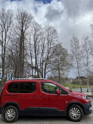 Red Peugeot Rifter 2019 in Skuodas, with an engine capacity of 1.50 L and mileage of 127 thousand km for 8700 €, photo 6 on AUTOMOTO.COM.LV