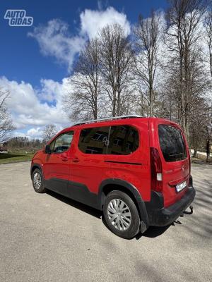 Red Peugeot Rifter 2019 in Skuodas, with an engine capacity of 1.50 L and mileage of 127 thousand km for 8700 €, photo 8 on AUTOMOTO.COM.LV