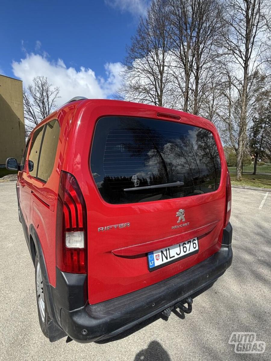 Red Peugeot Rifter 2019 in Skuodas, with an engine capacity of 1.50 L and mileage of 127 thousand km for 8700 €, photo 9 on AUTOMOTO.COM.LV