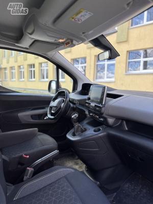 Red Peugeot Rifter 2019 in Skuodas, with an engine capacity of 1.50 L and mileage of 127 thousand km for 8700 €, photo 10 on AUTOMOTO.COM.LV