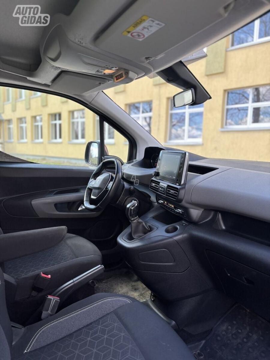 Red Peugeot Rifter 2019 in Skuodas, with an engine capacity of 1.50 L and mileage of 127 thousand km for 8700 €, photo 10 on AUTOMOTO.COM.LV