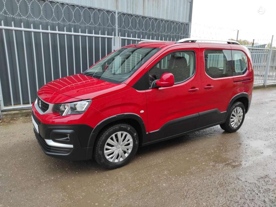 Sarkans Peugeot Rifter 2019 Kauņa, ar dzinēja tilpumu 1.50 L un nobraukumu 232 tūkst. km par 8650 €, foto 4 vietnē AUTOMOTO.COM.LV