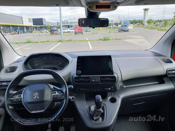 Sarkans Peugeot Rifter 2019 Tartu, ar dzinēja tilpumu 1.50 L un nobraukumu 231 tūkst. km par 8500 €, foto 8 vietnē AUTOMOTO.COM.LV