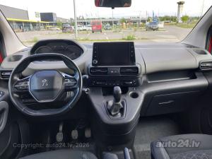 Red Peugeot Rifter 2019 in Tartu, with an engine capacity of 1.50 L and mileage of 231 thousand km for 8500 €, photo 10 on AUTOMOTO.COM.LV