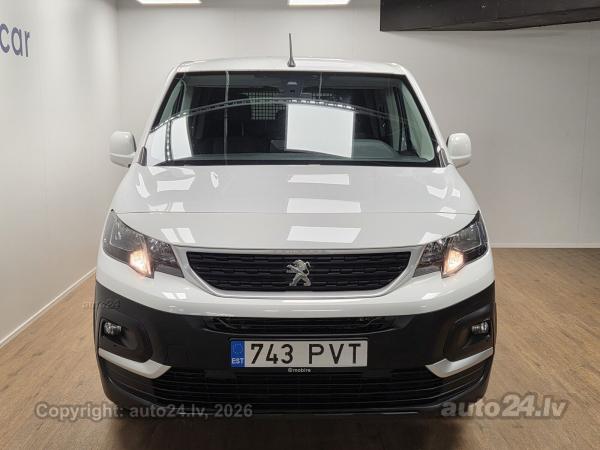 Balts Peugeot Rifter 2021 Tallina, ar dzinēja tilpumu 1.50 L un nobraukumu 155 tūkst. km par 10900 €, foto 3 vietnē AUTOMOTO.COM.LV