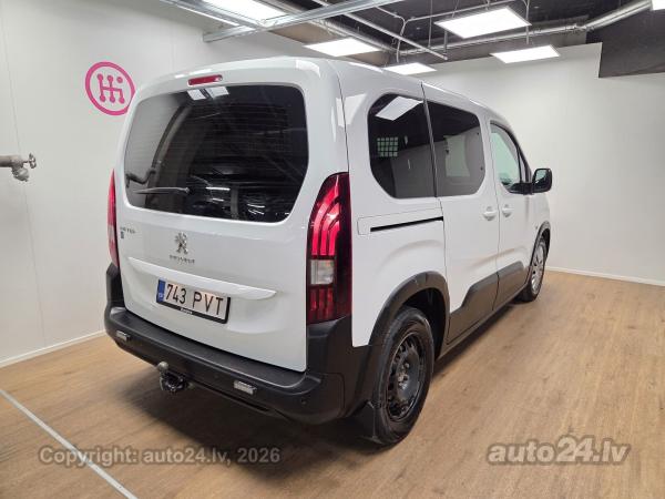 Balts Peugeot Rifter 2021 Tallina, ar dzinēja tilpumu 1.50 L un nobraukumu 155 tūkst. km par 10900 €, foto 7 vietnē AUTOMOTO.COM.LV