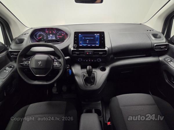 Balts Peugeot Rifter 2021 Tallina, ar dzinēja tilpumu 1.50 L un nobraukumu 155 tūkst. km par 10900 €, foto 8 vietnē AUTOMOTO.COM.LV