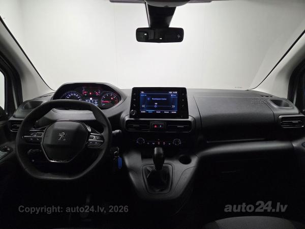Balts Peugeot Rifter 2021 Tallina, ar dzinēja tilpumu 1.50 L un nobraukumu 155 tūkst. km par 10900 €, foto 9 vietnē AUTOMOTO.COM.LV