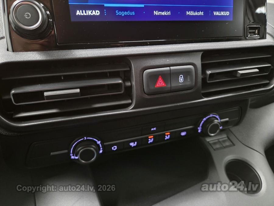 White Peugeot Rifter 2021 in Tallinn, with an engine capacity of 1.50 L and mileage of 155 thousand km for 10900 €, photo 11 on AUTOMOTO.COM.LV