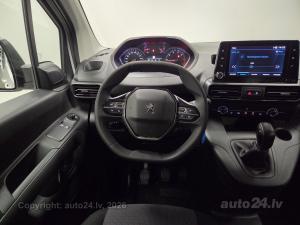 White Peugeot Rifter 2021 in Tallinn, with an engine capacity of 1.50 L and mileage of 155 thousand km for 10900 €, photo 13 on AUTOMOTO.COM.LV