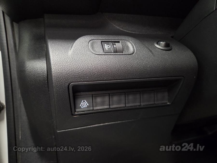 White Peugeot Rifter 2021 in Tallinn, with an engine capacity of 1.50 L and mileage of 155 thousand km for 10900 €, photo 15 on AUTOMOTO.COM.LV