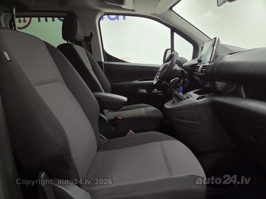 White Peugeot Rifter 2021 in Tallinn, with an engine capacity of 1.50 L and mileage of 155 thousand km for 10900 €, photo 17 on AUTOMOTO.COM.LV