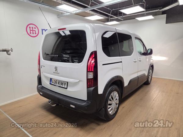 White Peugeot Rifter 2021 in Tallinn, with an engine capacity of 1.50 L and mileage of 110 thousand km for 10900 €, photo 6 on AUTOMOTO.COM.LV