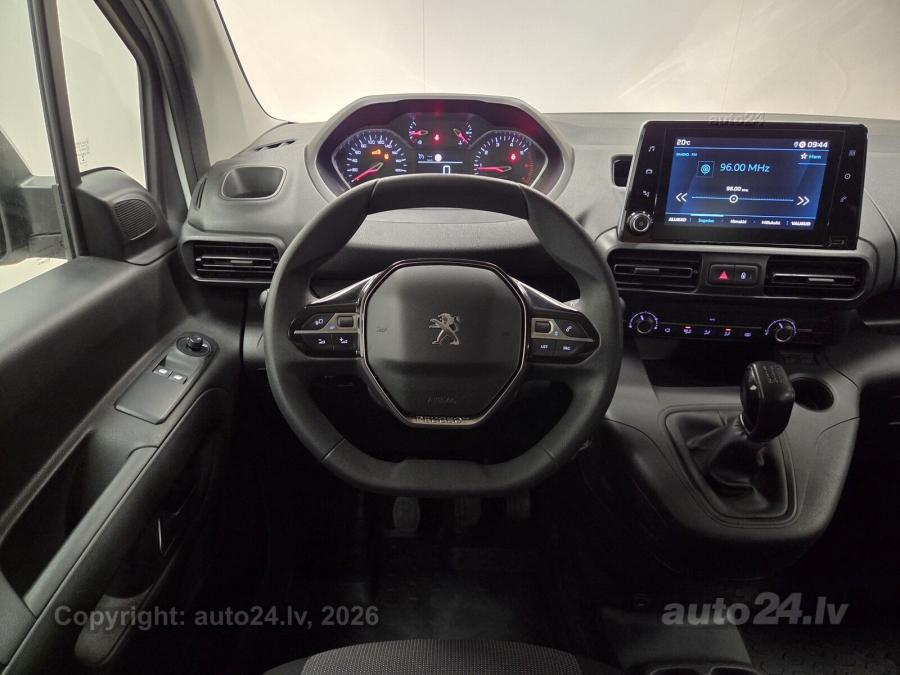 Белый Пежо Rifter 2021 в Таллин, объемом двигателя 1.50 л и пробегом 110 тыс. км за 10900 €, фото 13 на AUTOMOTO.COM.LV
