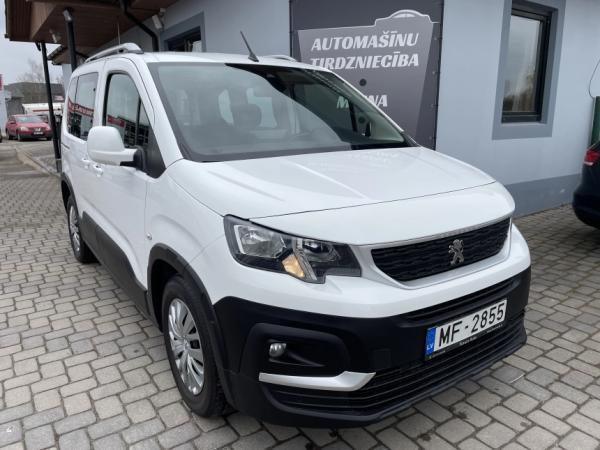 White Peugeot Rifter 2019 in Riga, with an engine capacity of 1.50 L and mileage of 170 thousand km for 9990 €, photo 2 on AUTOMOTO.COM.LV