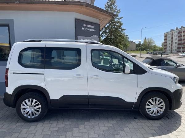 White Peugeot Rifter 2019 in Riga, with an engine capacity of 1.50 L and mileage of 170 thousand km for 9990 €, photo 4 on AUTOMOTO.COM.LV