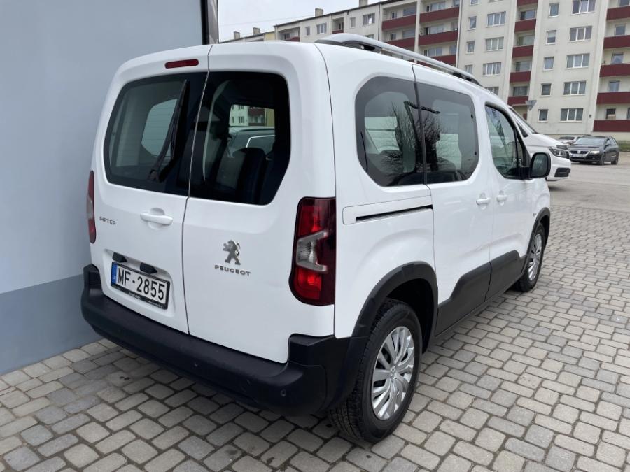 Balts Peugeot Rifter 2019 Rīga, ar dzinēja tilpumu 1.50 L un nobraukumu 170 tūkst. km par 9990 €, foto 12 vietnē AUTOMOTO.COM.LV