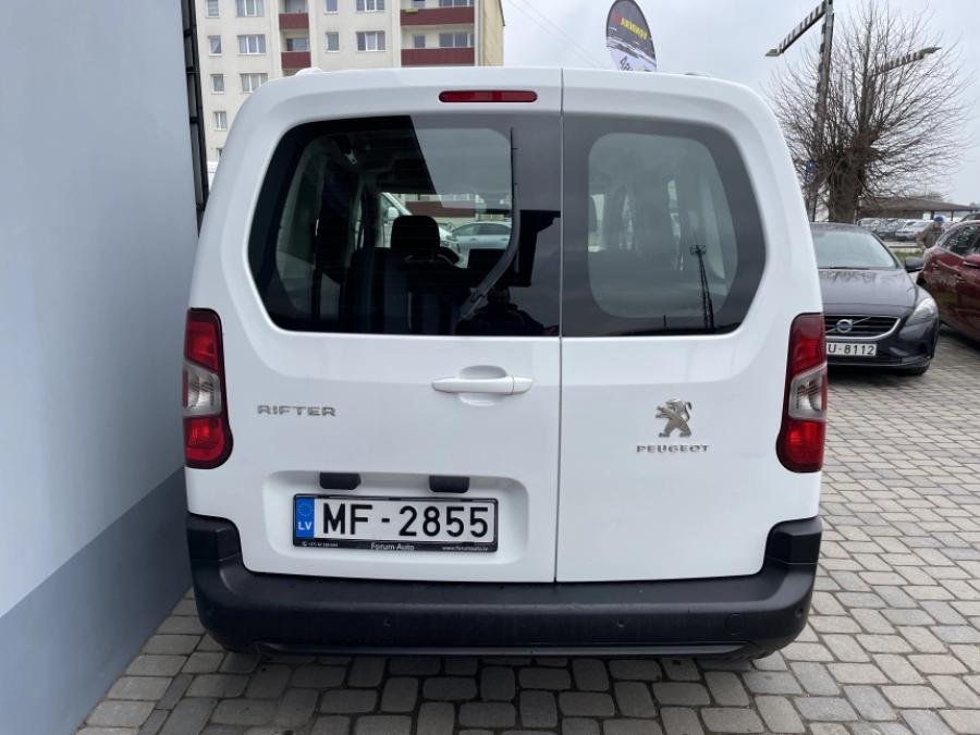 Balts Peugeot Rifter 2019 Rīga, ar dzinēja tilpumu 1.50 L un nobraukumu 170 tūkst. km par 9990 €, foto 15 vietnē AUTOMOTO.COM.LV