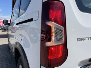 Balts Peugeot Rifter 2019 Rīga, ar dzinēja tilpumu 1.50 L un nobraukumu 170 tūkst. km par 9990 €, foto 18 vietnē AUTOMOTO.COM.LV