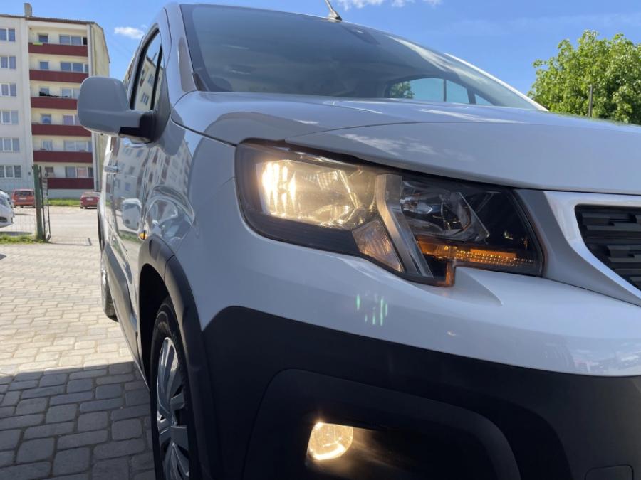 Balts Peugeot Rifter 2019 Rīga, ar dzinēja tilpumu 1.50 L un nobraukumu 170 tūkst. km par 9990 €, foto 20 vietnē AUTOMOTO.COM.LV