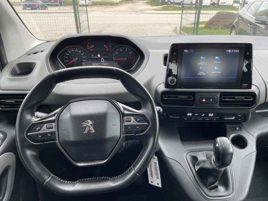 Balts Peugeot Rifter 2019 Rīga, ar dzinēja tilpumu 1.50 L un nobraukumu 170 tūkst. km par 9990 €, foto 21 vietnē AUTOMOTO.COM.LV
