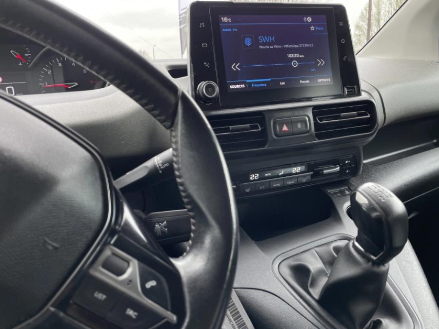 Balts Peugeot Rifter 2019 Rīga, ar dzinēja tilpumu 1.50 L un nobraukumu 170 tūkst. km par 9990 €, foto 23 vietnē AUTOMOTO.COM.LV