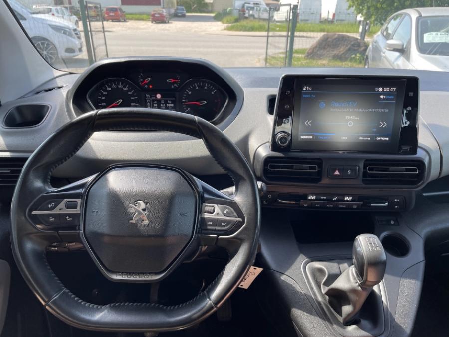 Balts Peugeot Rifter 2019 Rīga, ar dzinēja tilpumu 1.50 L un nobraukumu 170 tūkst. km par 9990 €, foto 34 vietnē AUTOMOTO.COM.LV