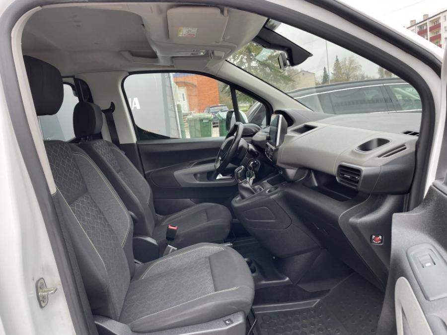 Balts Peugeot Rifter 2019 Rīga, ar dzinēja tilpumu 1.50 L un nobraukumu 170 tūkst. km par 9990 €, foto 37 vietnē AUTOMOTO.COM.LV