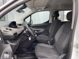 Balts Peugeot Rifter 2019 Rīga, ar dzinēja tilpumu 1.50 L un nobraukumu 170 tūkst. km par 9990 €, foto 45 vietnē AUTOMOTO.COM.LV