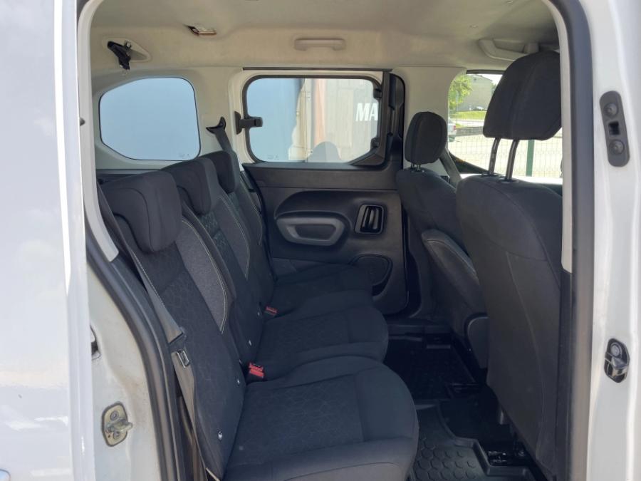 Balts Peugeot Rifter 2019 Rīga, ar dzinēja tilpumu 1.50 L un nobraukumu 170 tūkst. km par 9990 €, foto 51 vietnē AUTOMOTO.COM.LV
